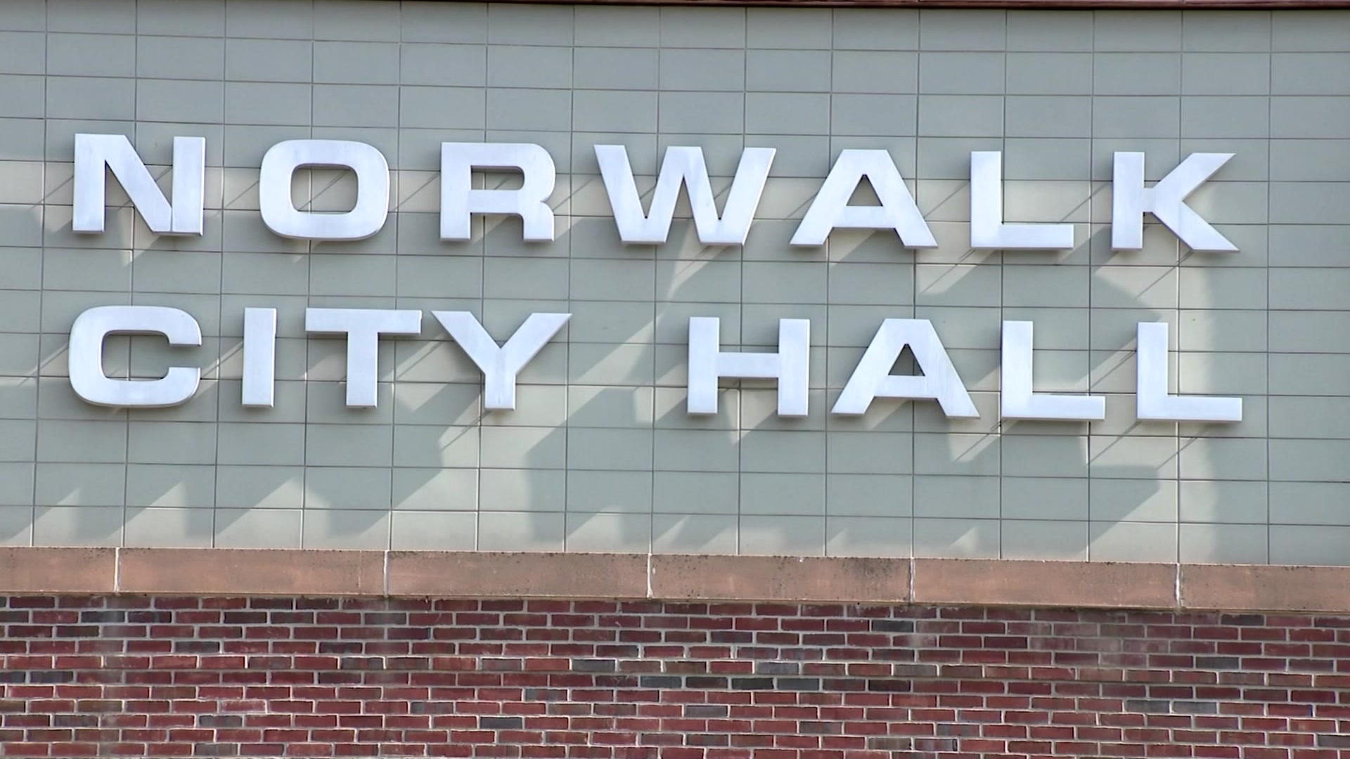 Power & Politics: 1:1 with Norwalk Mayor Harry Rilling; President Biden ...