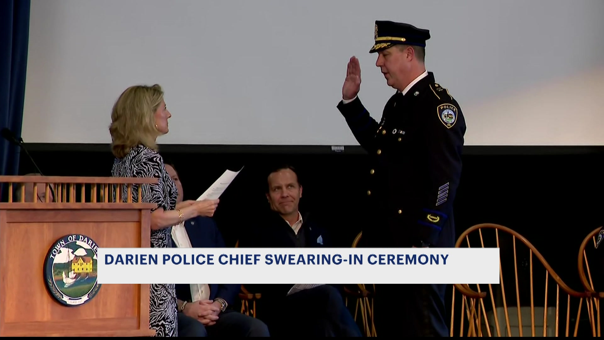 Darien police swear in new police chief