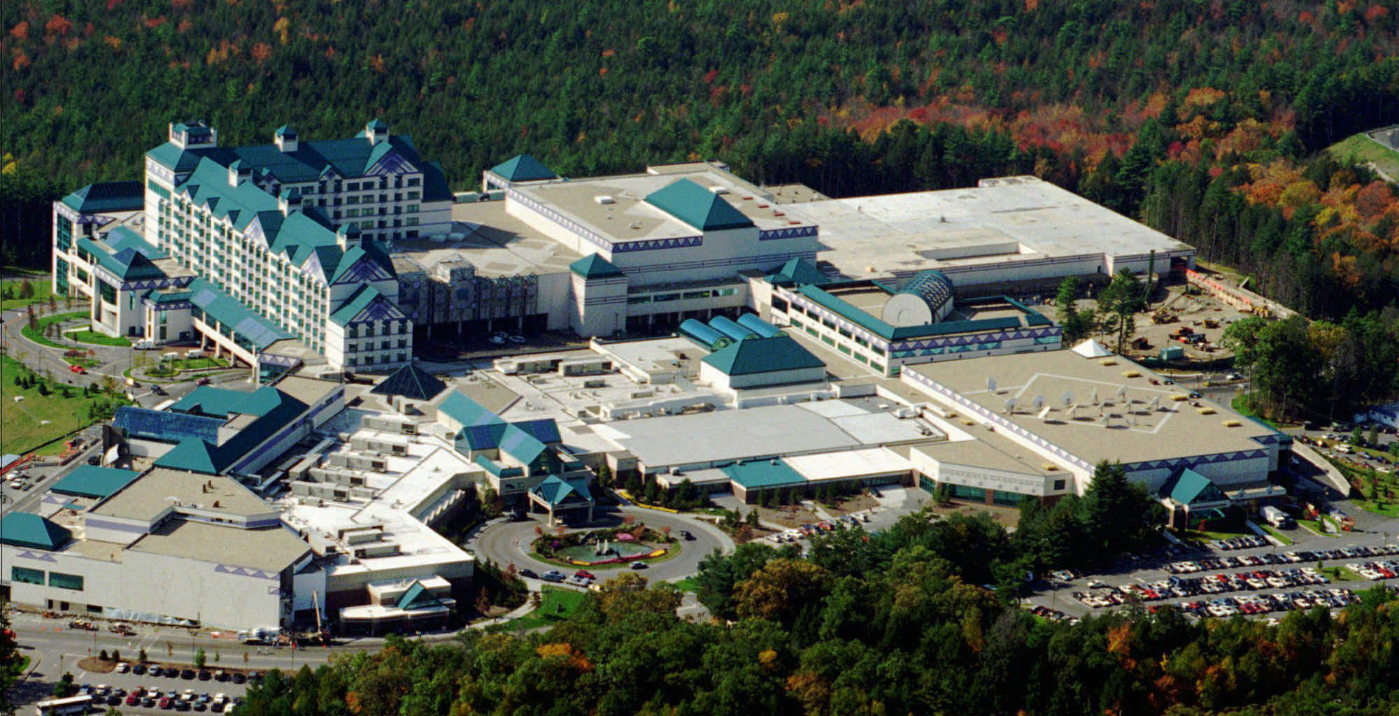Officials: 3 cars catch fire in Foxwoods Casino parking garage