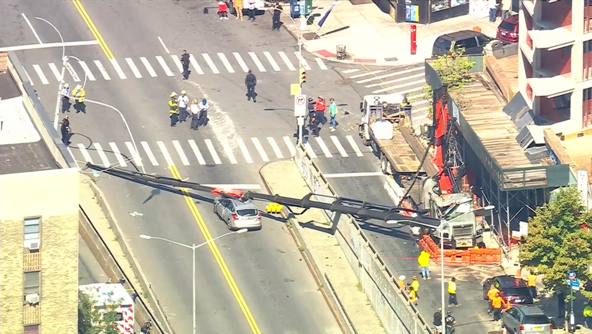 Univision 41 News Brief: Una conductora vive para contar que una grúa ...