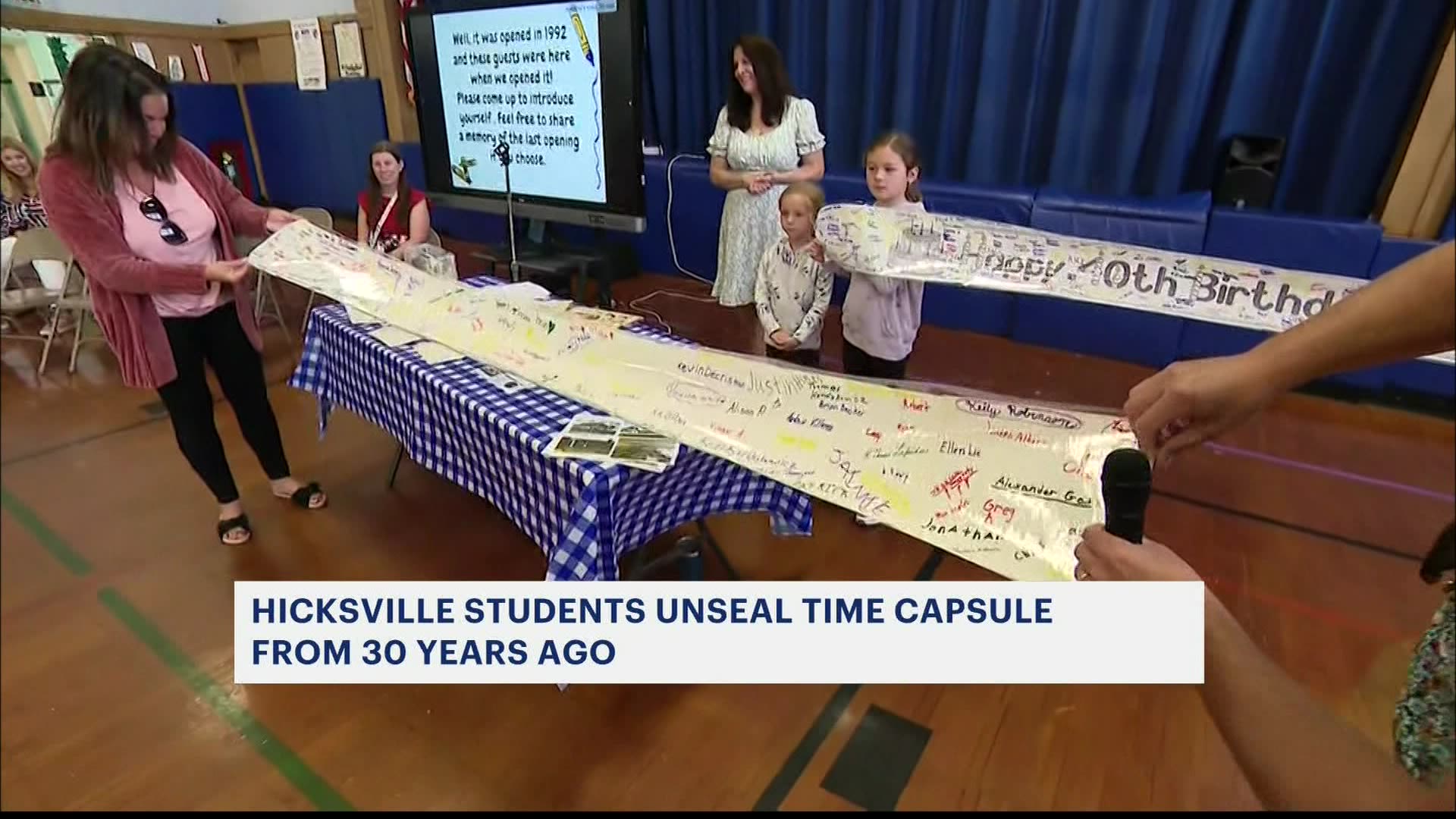 Old Country Road School students unseal time capsule from 1992