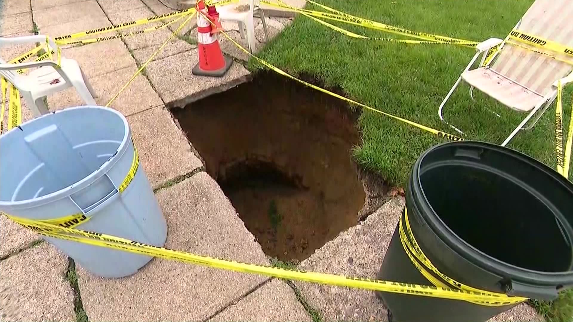 Elmont resident working to fix sinkhole in her yard