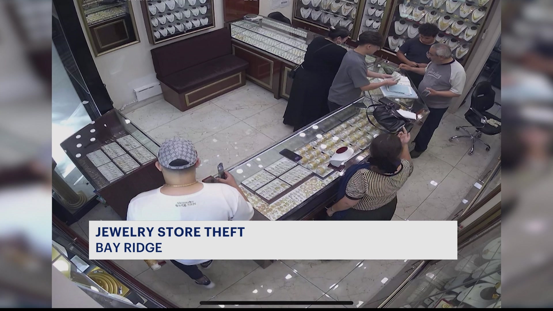 Suspects caught on camera robbing jewelry store in Bay Ridge