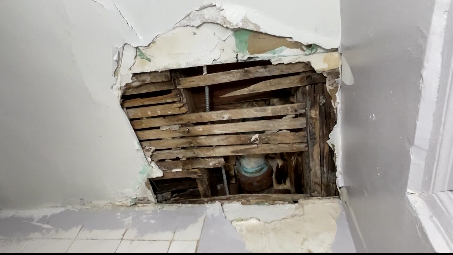 Residents in Morris Heights living in ‘uninhabitable’ conditions demand ...