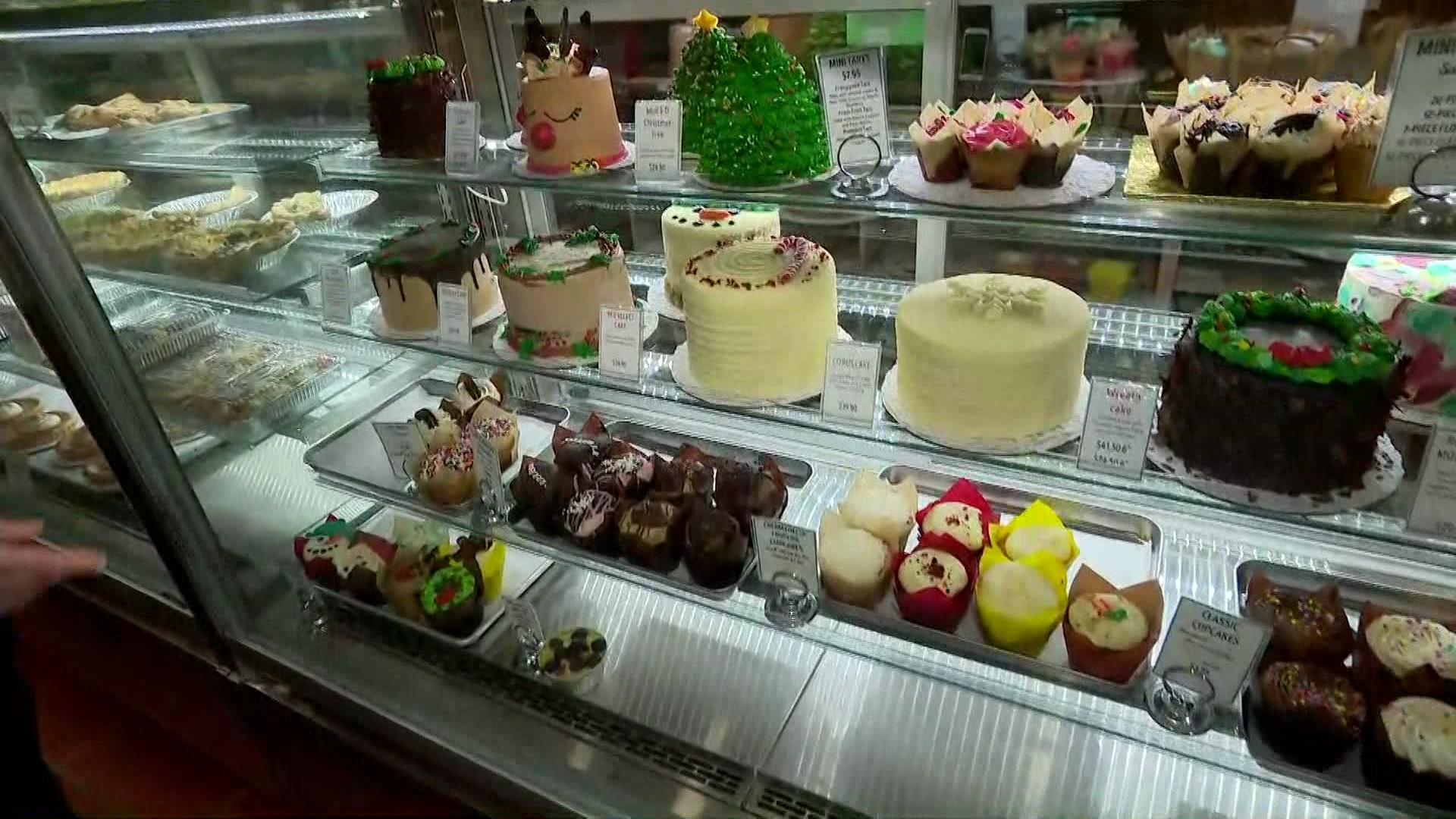 News 12 | Long Island | Cake Chaos Tarrytown Bakery Working Around The ...