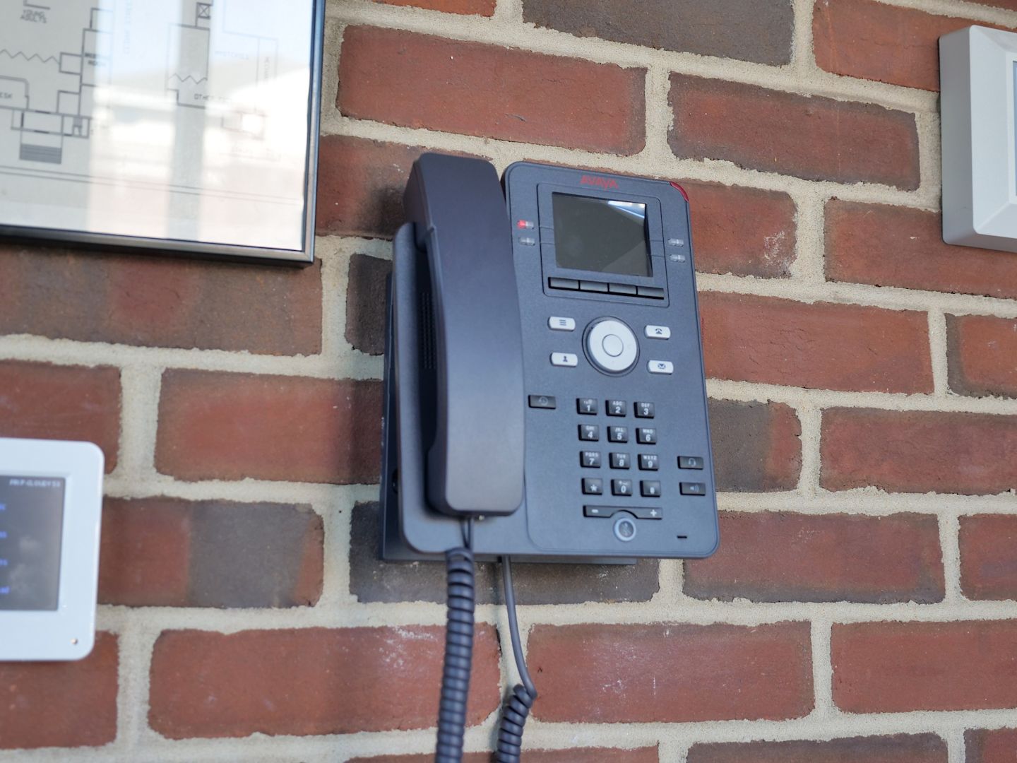 Summit offers courtesy phone for public to make free calls