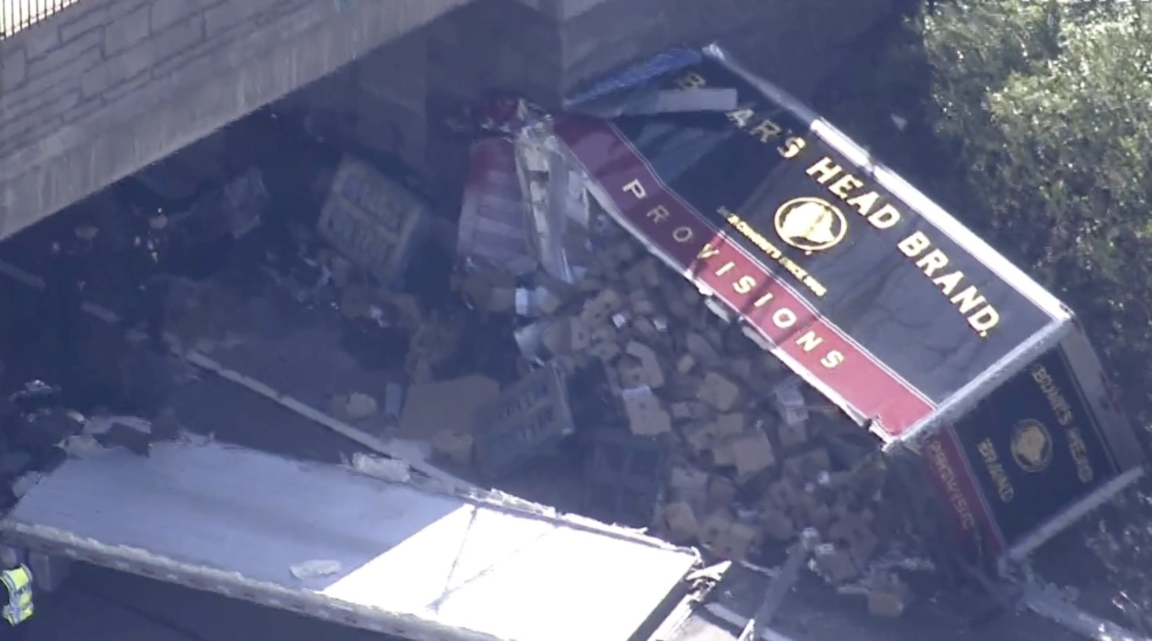 News 12 | Connecticut | Police 2 Dead In Box Truck Crash On Lie In ...