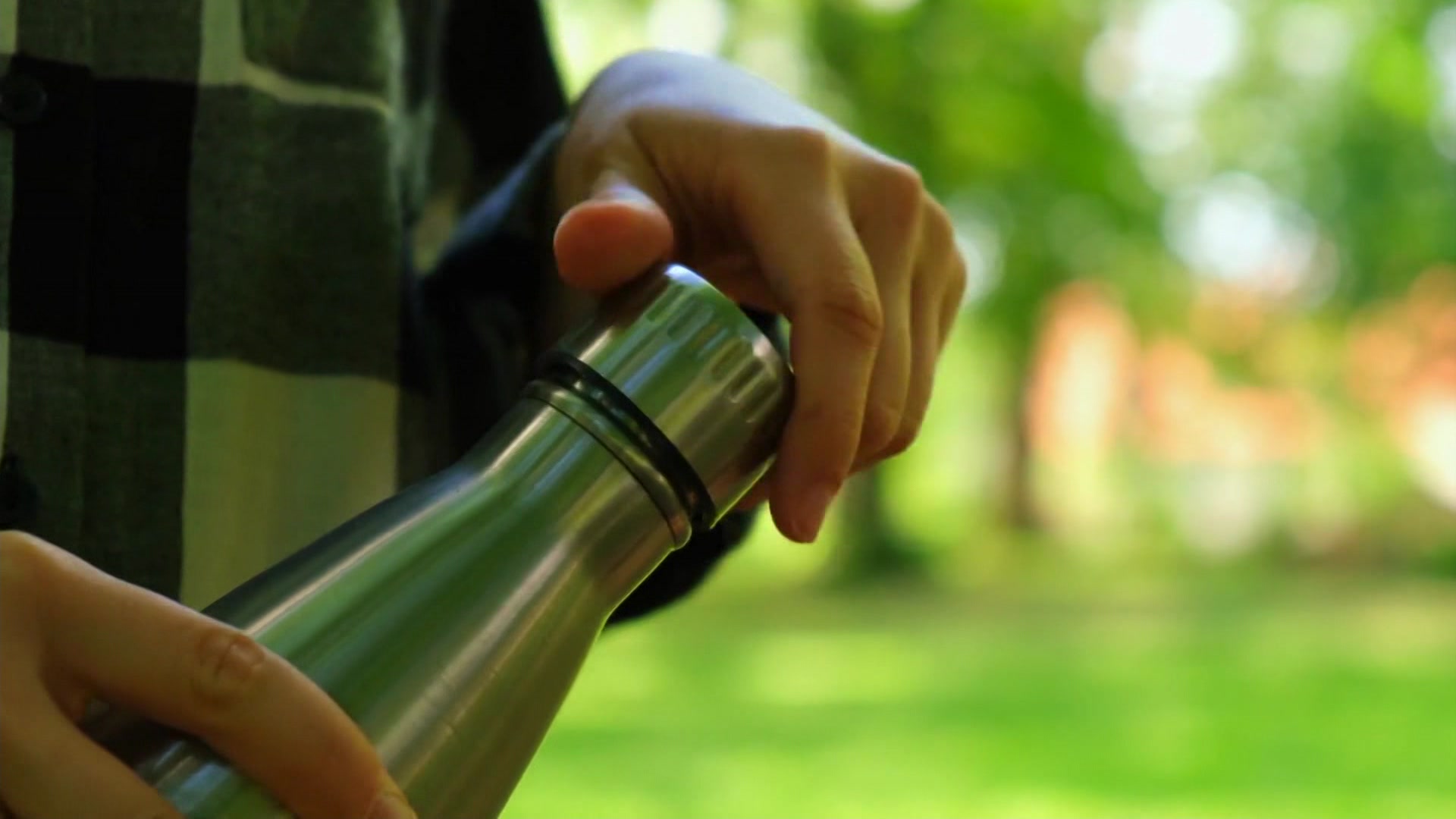 News 12 | Connecticut | Newburgh Schools Ban Metal Water Bottles ...
