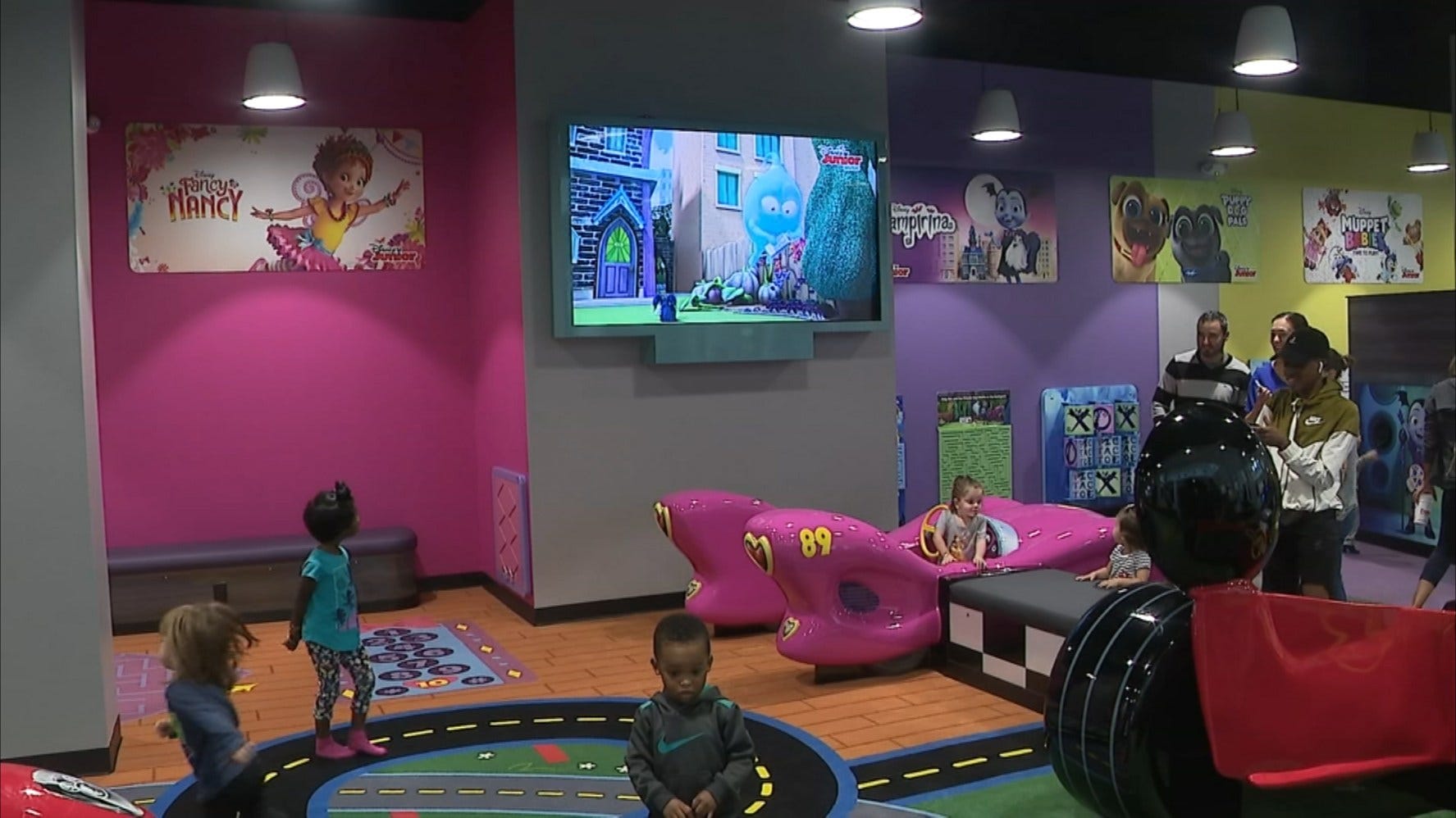 News 12 | New Jersey | Disney Junior Play Zone opens at New Jersey mall