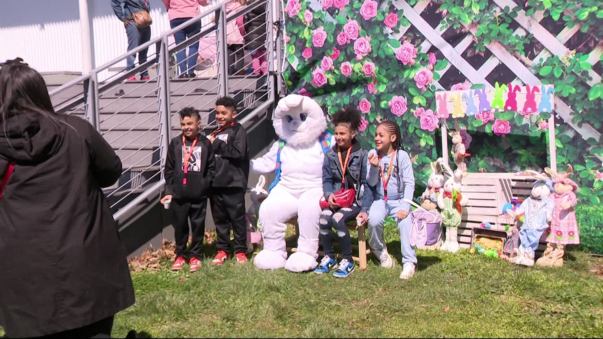 Bronx community, NYPD host annual Easter Eggstravaganza