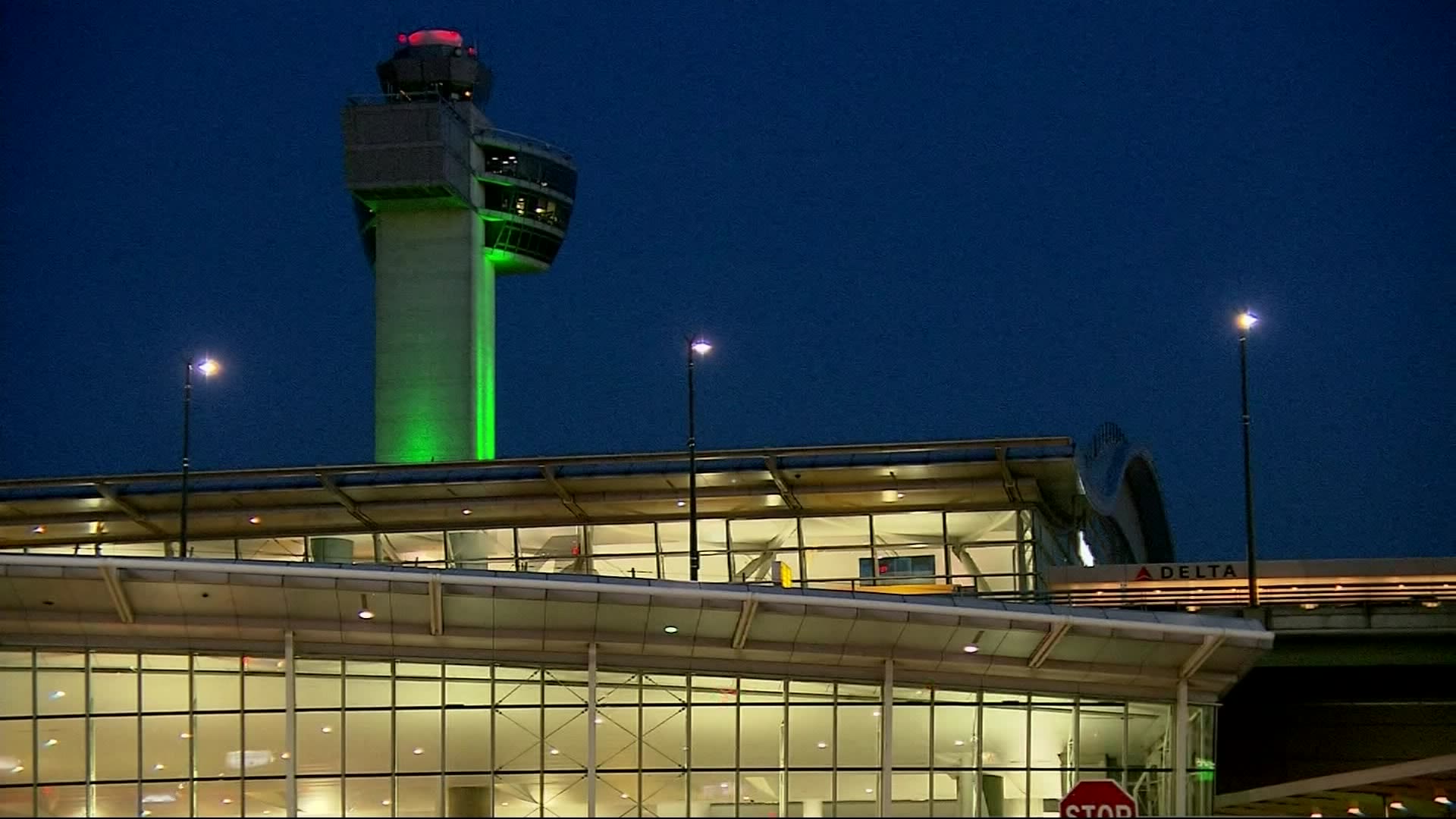 Univision 41 News Brief: Terminal 1 del Aeropuerto JFK cerrada
