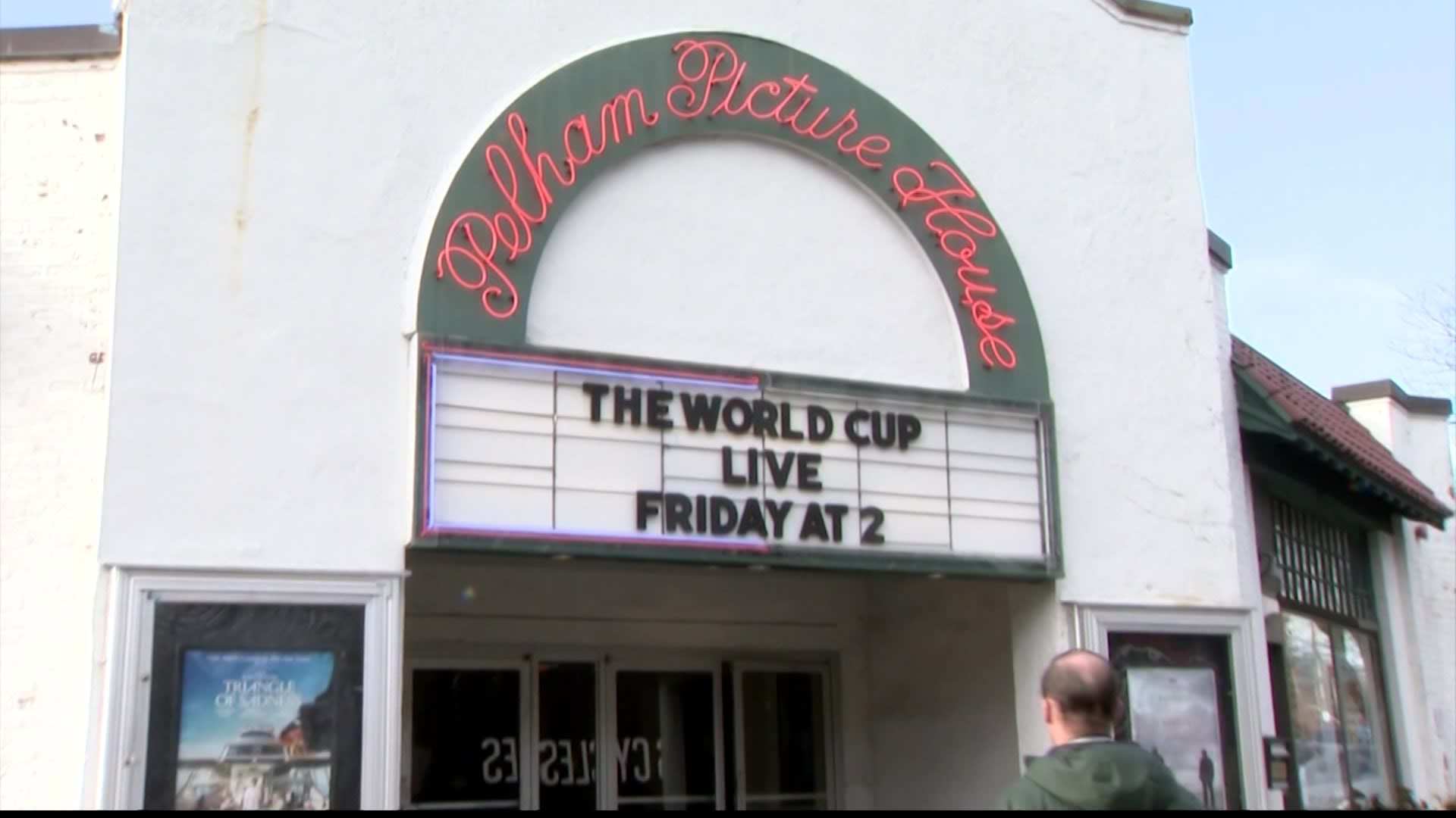 World Cup: Fans watch USA vs. England on big screen at Picture House in ...