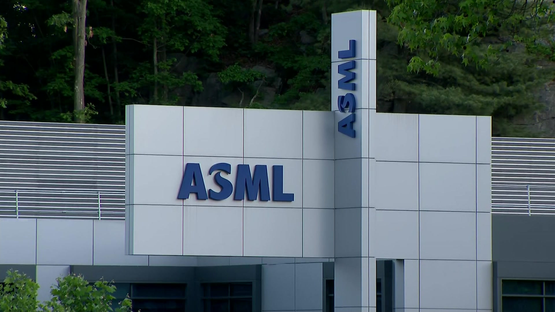 ASML in Wilton considers buying out homes on Arrowhead Road for expansion