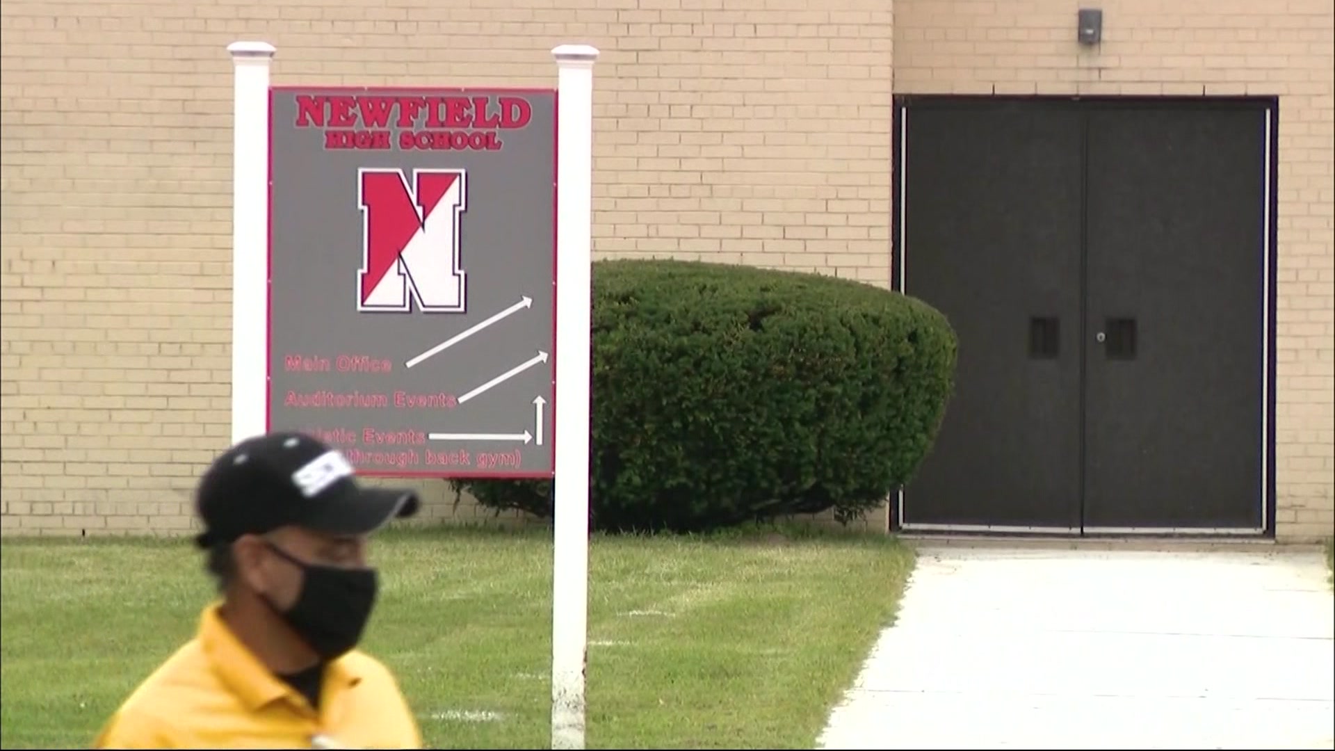 News 12 | Long Island | Newfield Hs Parents Miscommunication Led To ...